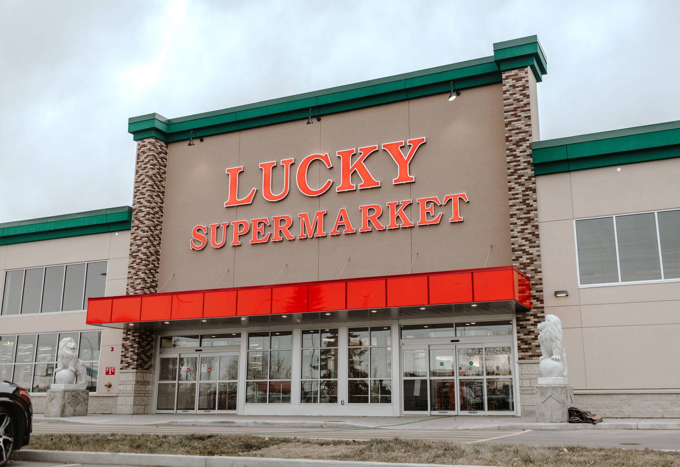 Contact – Lucky Supermarket