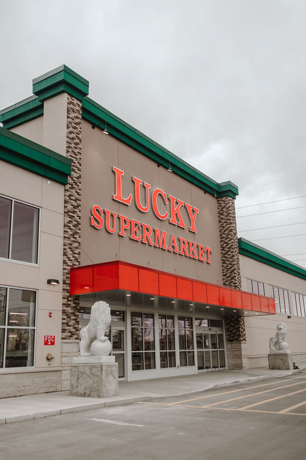 Lucky Supermarket